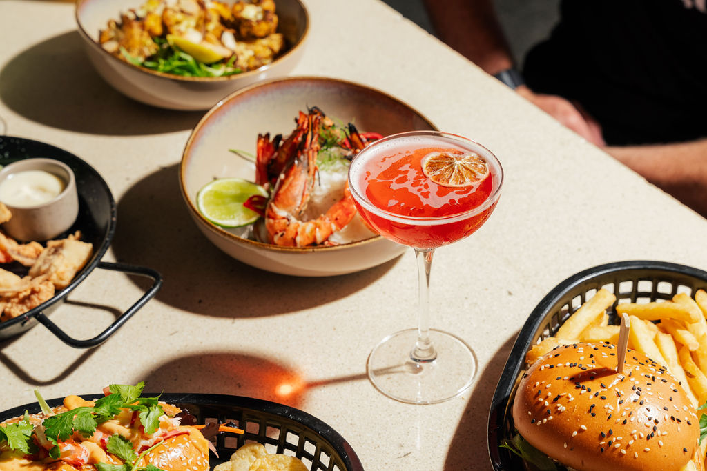 Bistro Dining - Coolangatta Hotel